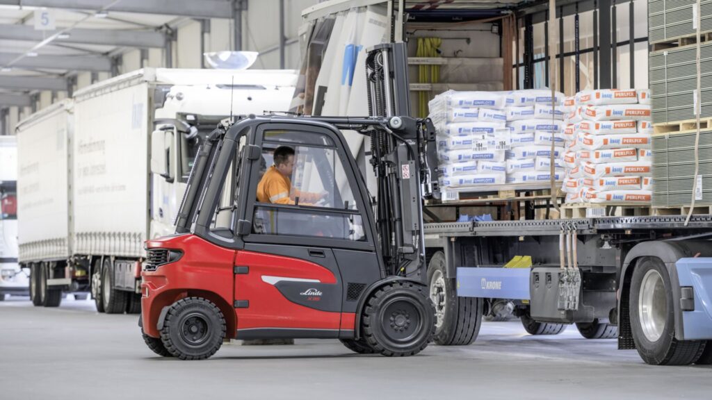 Electric Forklift Checklist Pre-shift • Tag Forklifts
